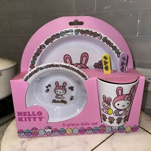 Hello Kitty | Dining | Nwt Hello Kitty Sanrio Easter Floral 5 Piece ...